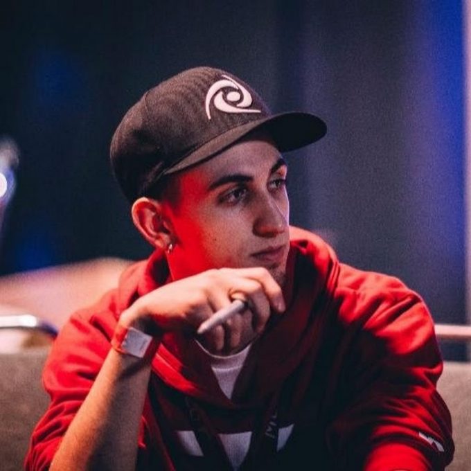 Replays Fortnite Settings, Keybinds, Sensitivity, Config & Gear 2025